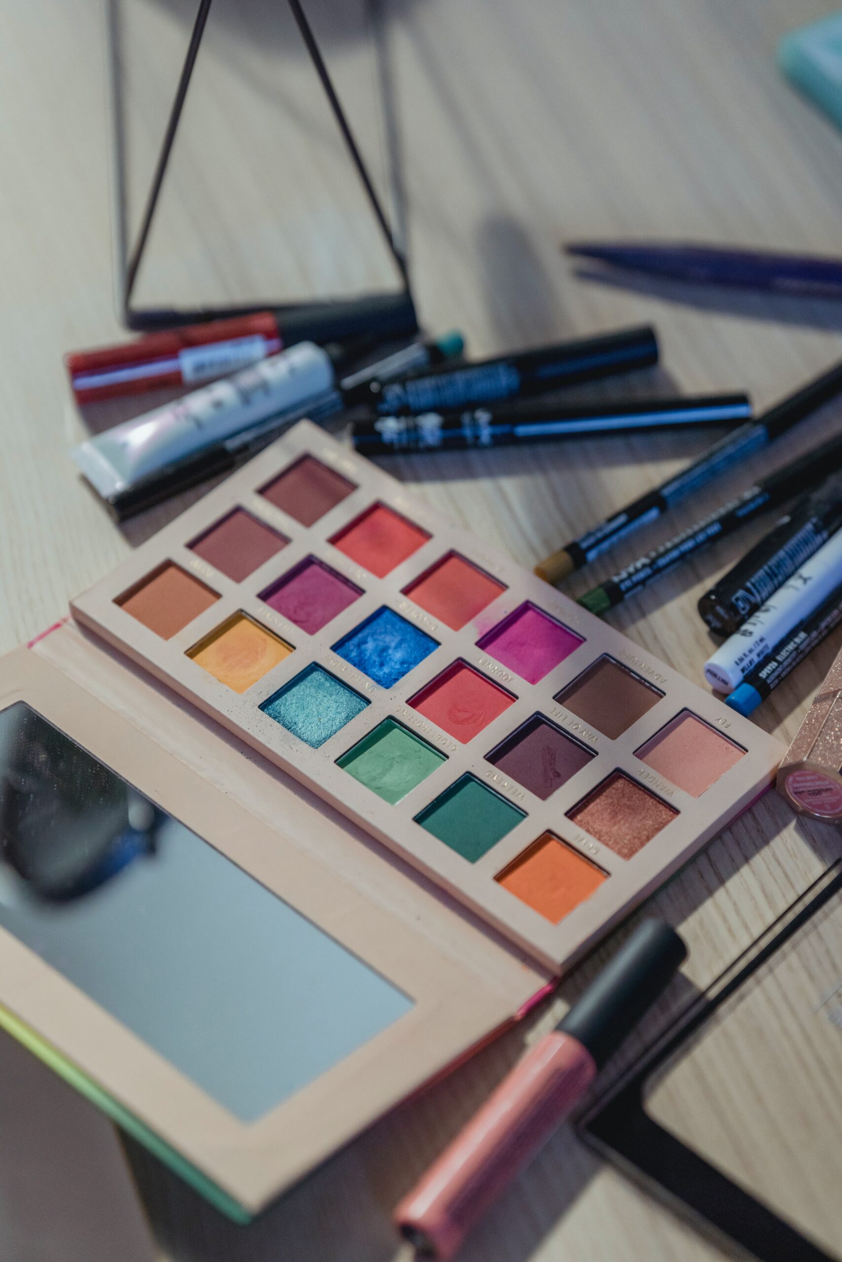 How to Organize Your Makeup Kit - Free Bunni
