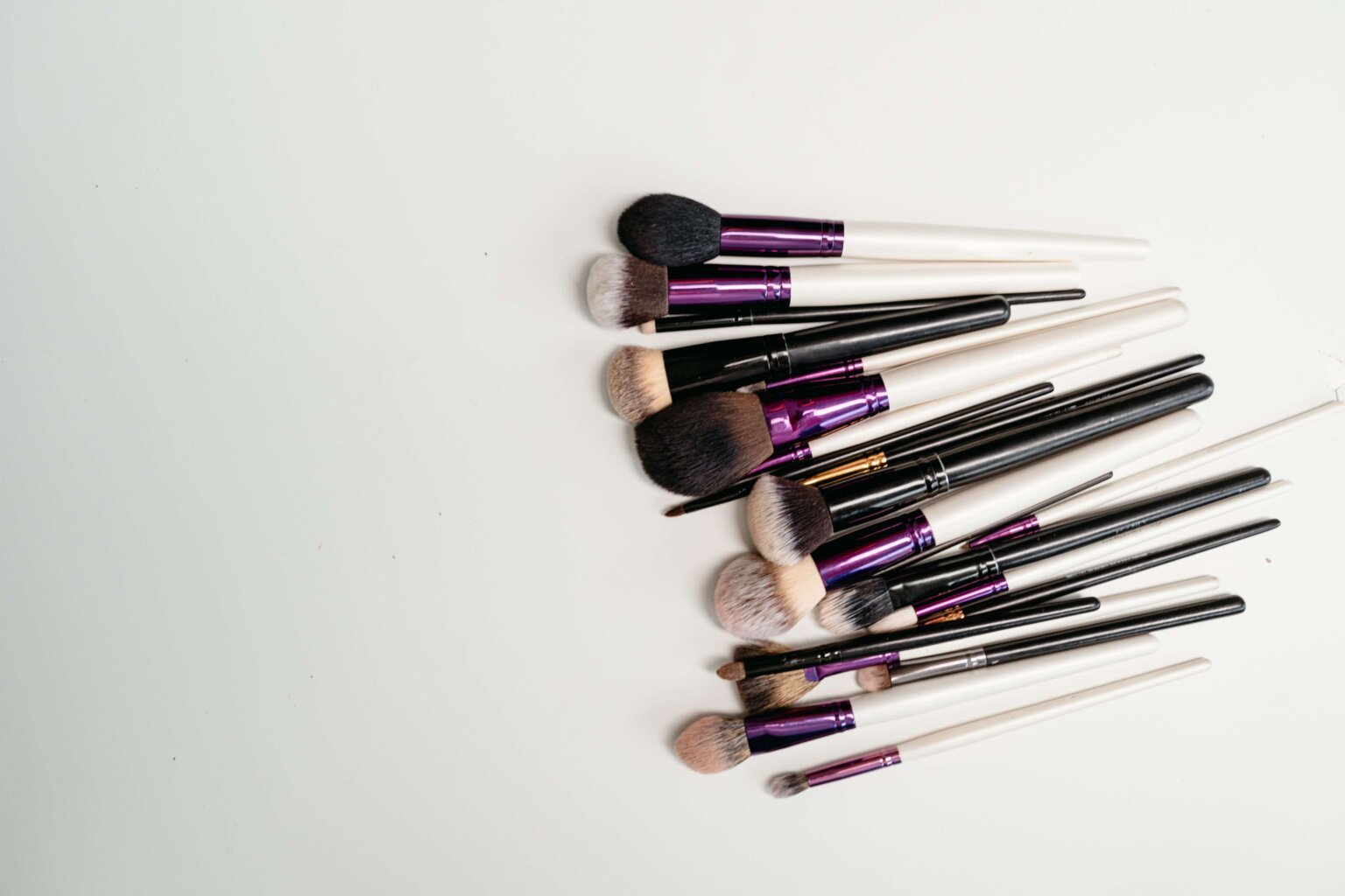 Understanding Bacteria Growth in Makeup and How to Prevent It - Free Bunni