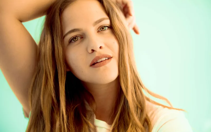 Fashion and Hair Color Ideas for Neutral Skin Tones - Free Bunni