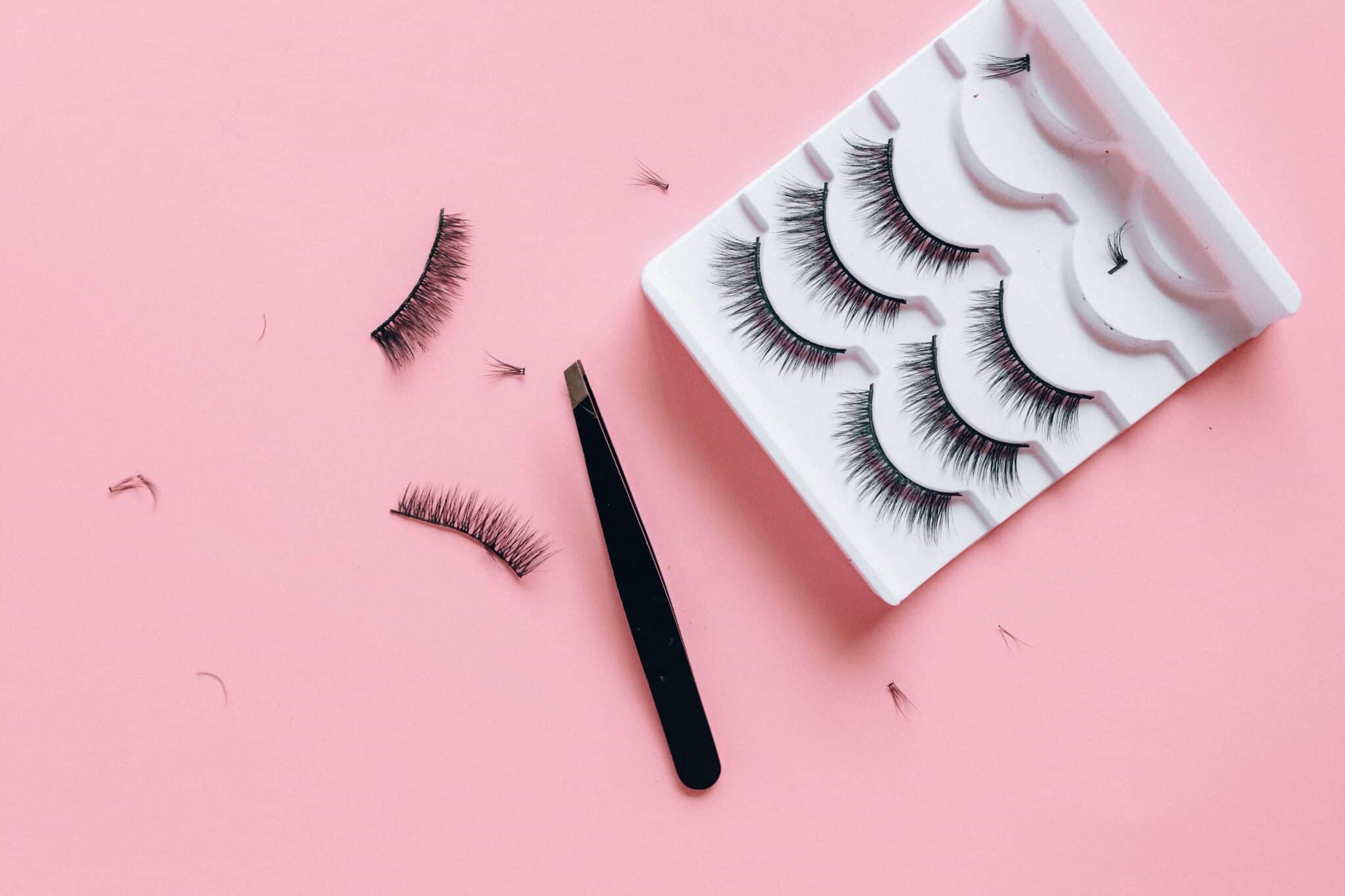 A Guide to Understanding Different Types of Lashes - Free Bunni